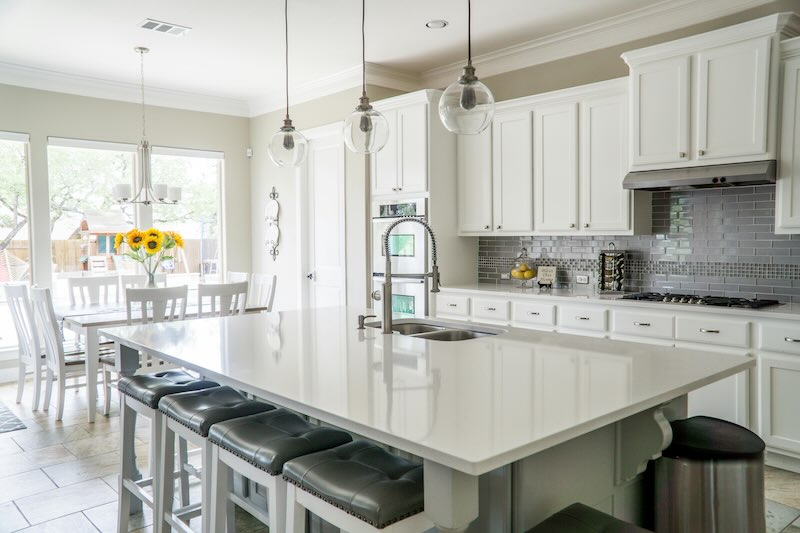 How to Clean White Kitchen Cabinets: DIY Guide